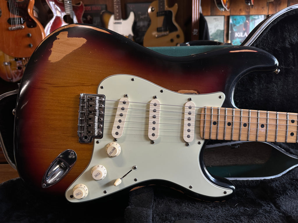 Fender Highway One Stratocaster Sunburst 2005 - Some Neck Guitars