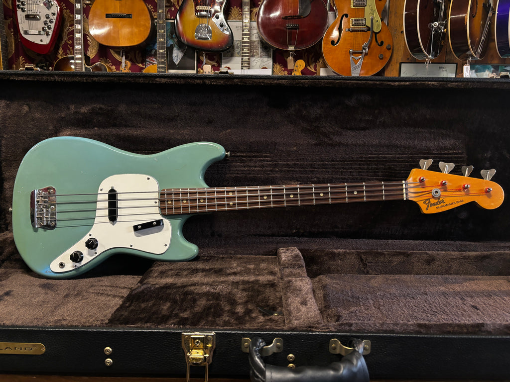 Fender Musicmaster Bass Daphne Blue 1972 - Some Neck Guitars