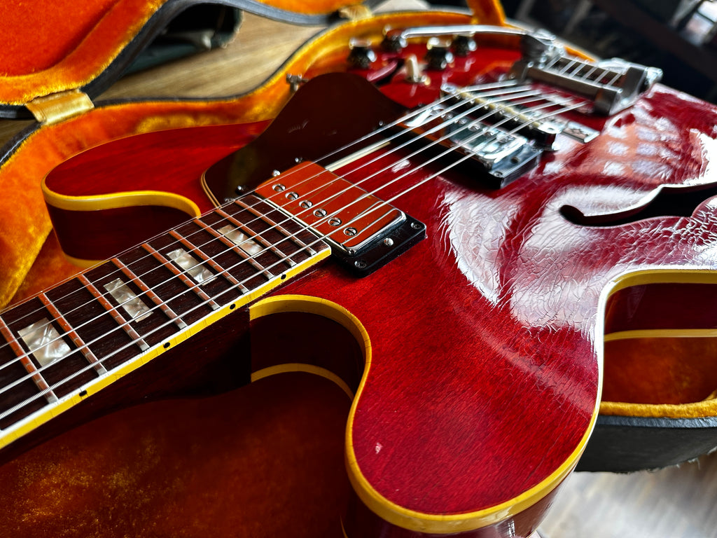 Gibson ES-335 Factory Bigsby Cherry 1968 - Some Neck Guitars