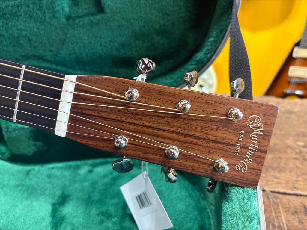 Martin Standard Series 000-28 Ambertone Refreshed - Some Neck Guitars