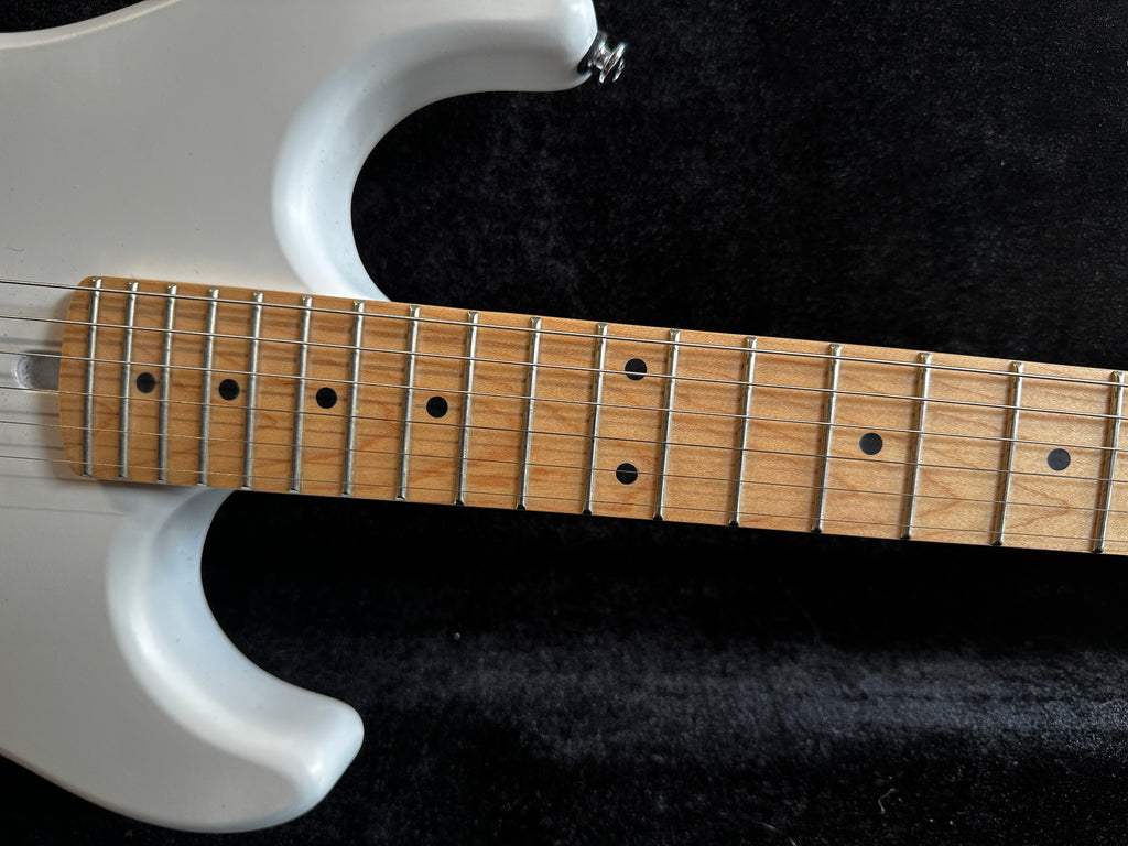 Kramer The 84 Matte White 2022 - Some Neck Guitars