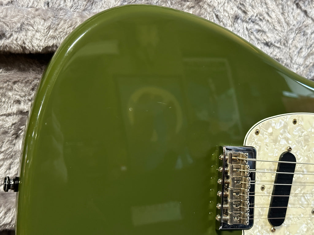 Fender Offset Series Mustang Olive 2017 - Some Neck Guitars