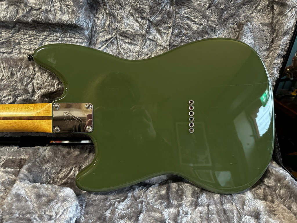 Fender Offset Series Mustang Olive 2017 - Some Neck Guitars
