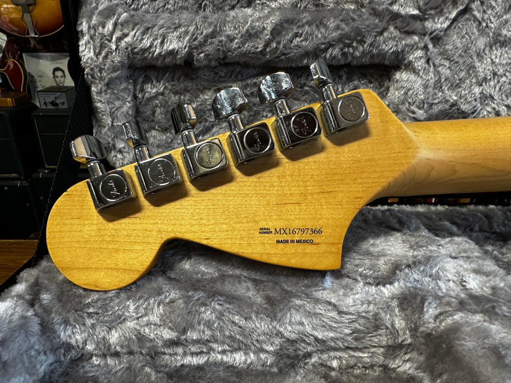 Fender Offset Series Mustang Olive 2017 - Some Neck Guitars