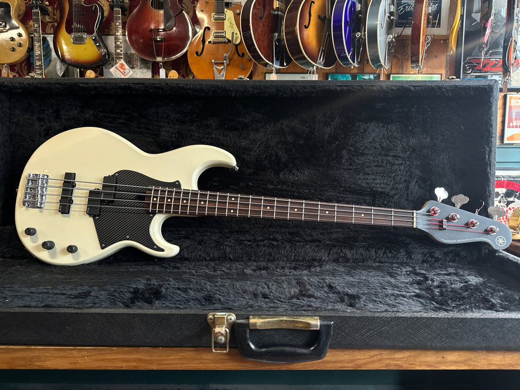 Yamaha BB234 Vintage White 2017 - Some Neck Guitars