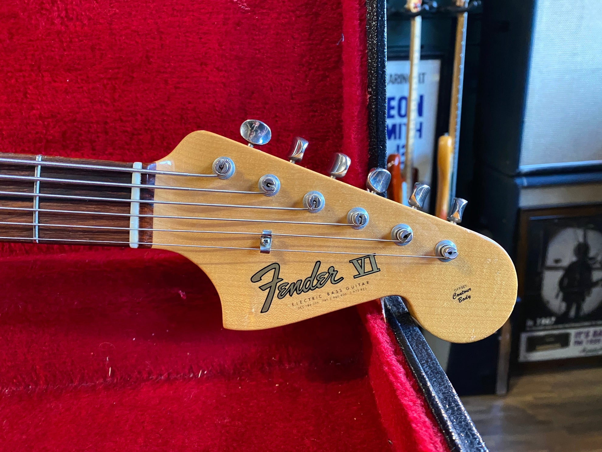 Fender Custom Shop Bass VI Sunburst 2006 - Some Neck Guitars