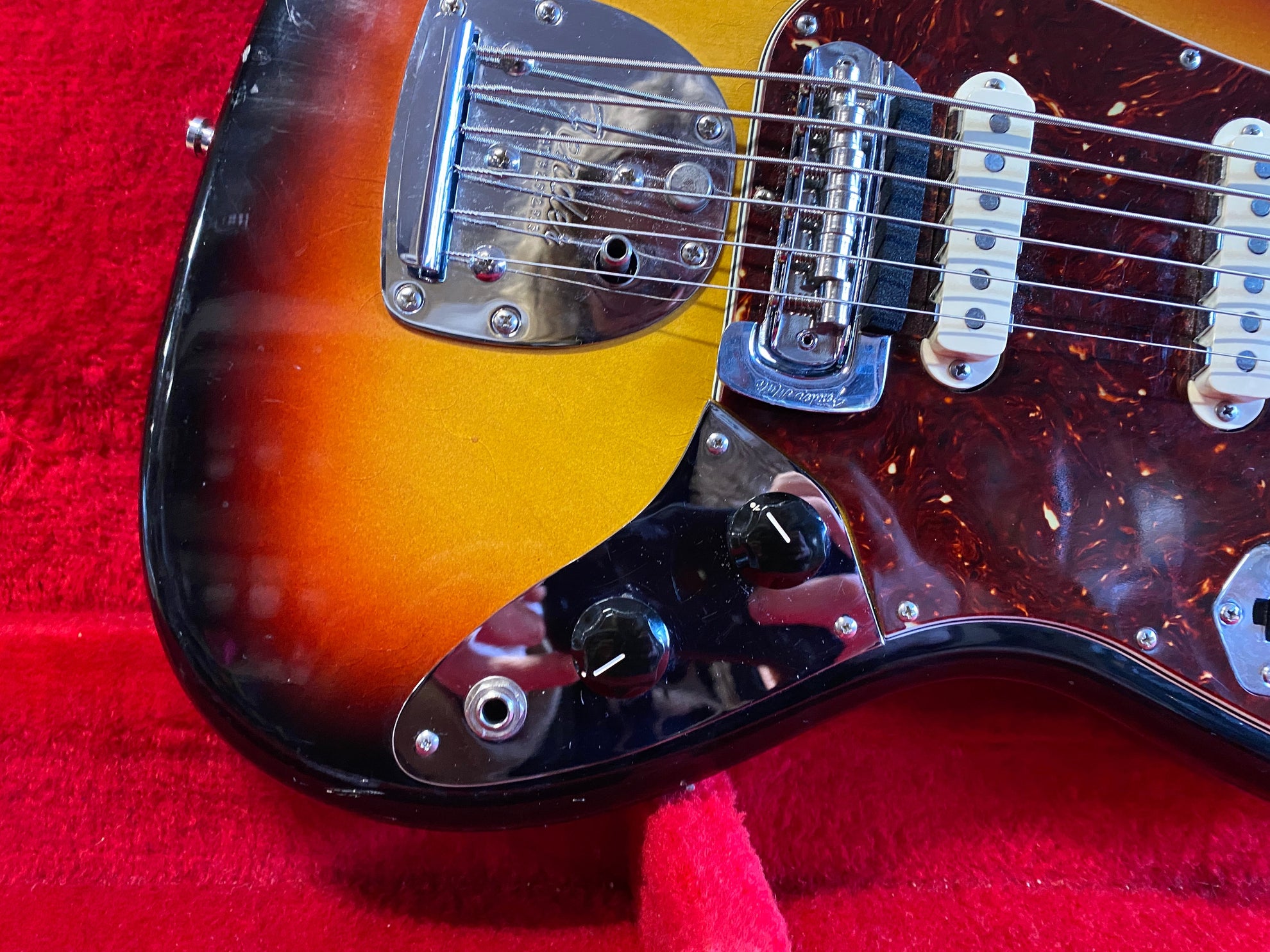 Fender Custom Shop Bass VI Sunburst 2006 - Some Neck Guitars