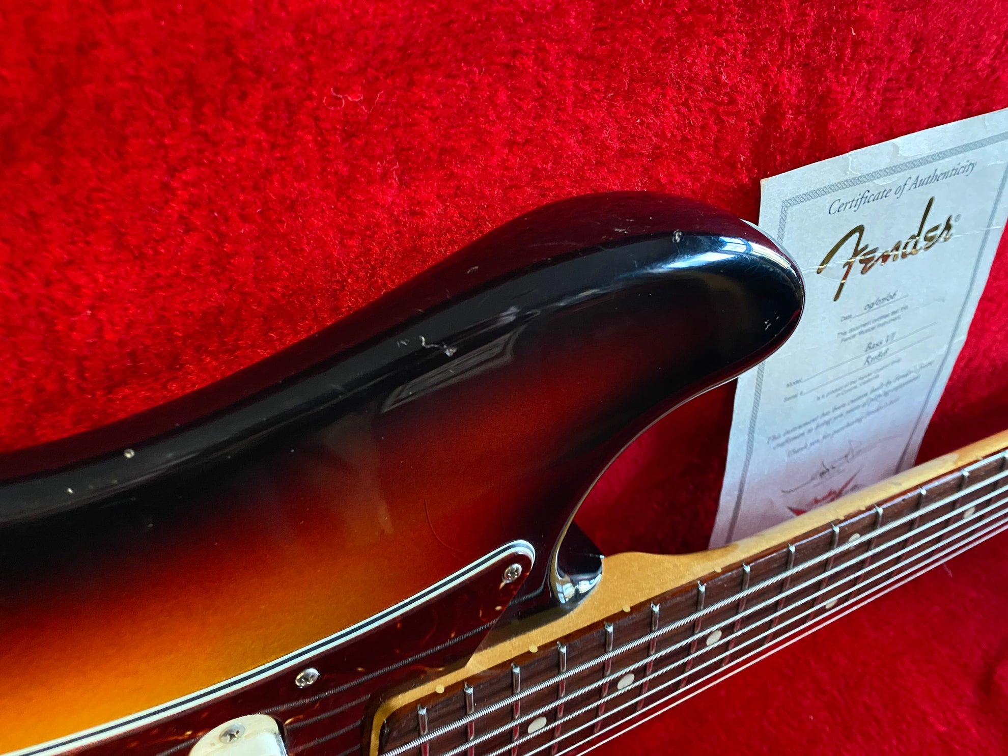 Fender Custom Shop Bass VI Sunburst 2006 - Some Neck Guitars