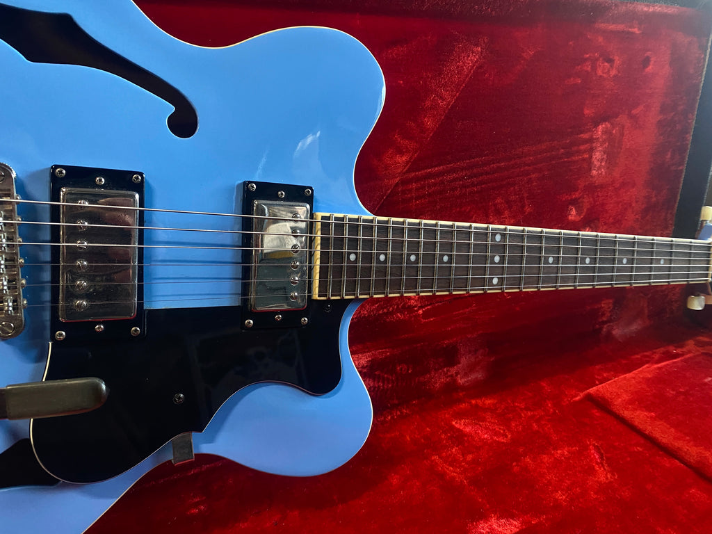 Hofner Verythin Contemporary Powder Blue - Some Neck Guitars