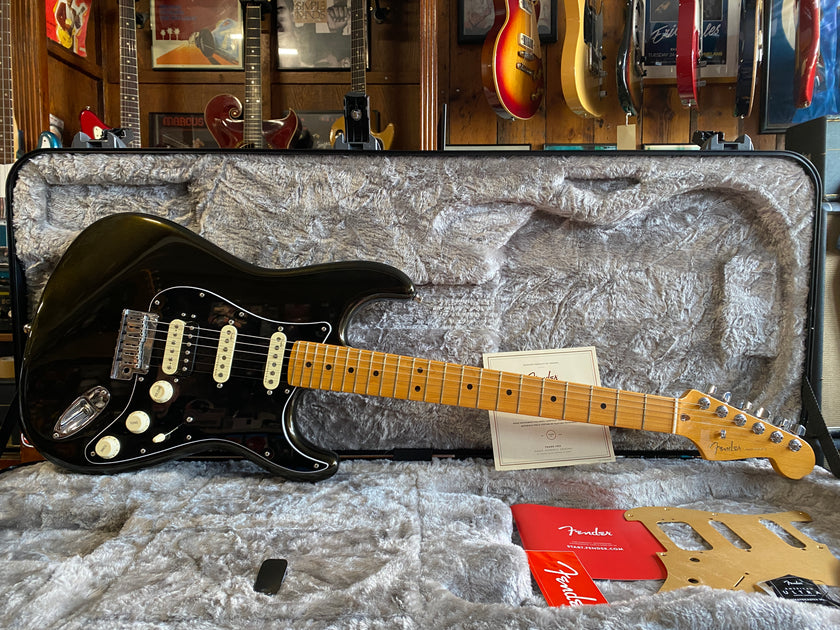 Fender American Ultra Stratocaster Texas Tea 2020 - Some Neck Guitars