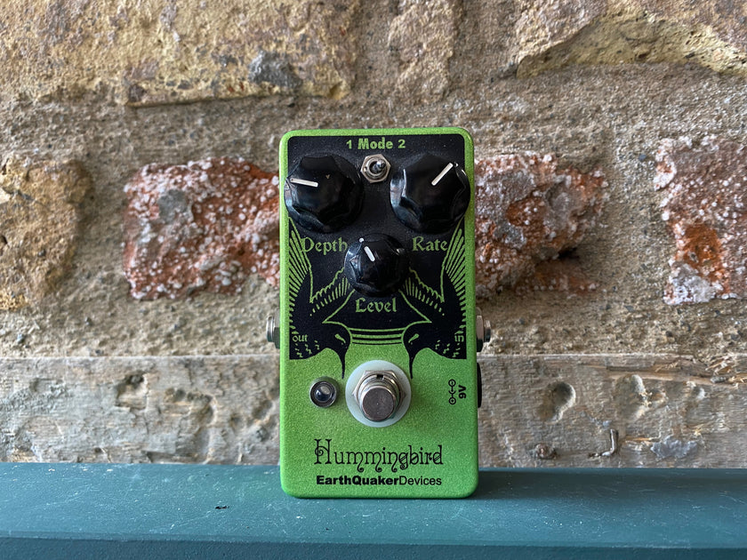 Earthquaker Devices Hummingbird Tremolo - Some Neck Guitars