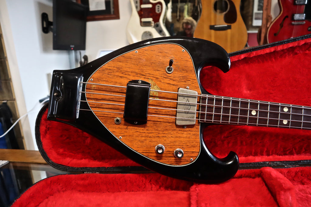 Wandre Etrurian Bass 1960's - Some Neck Guitars