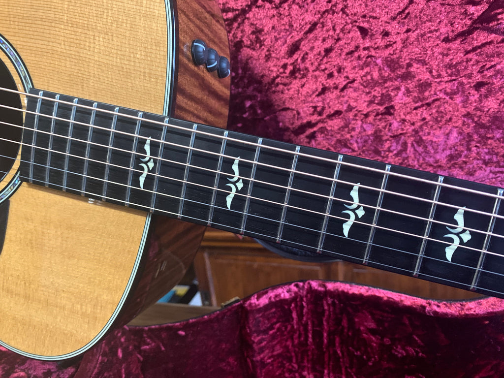 Taylor 618e Grand Orchestra 2017 - Some Neck Guitars