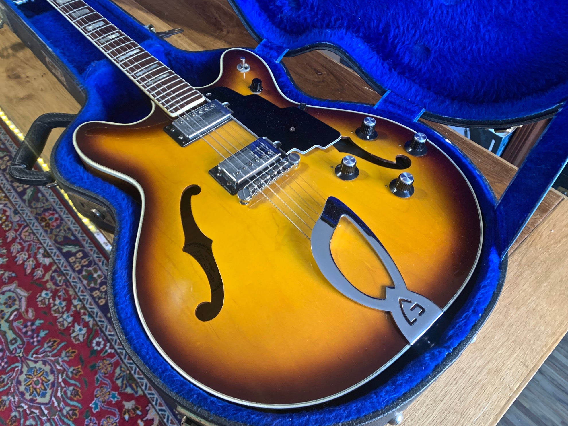 Guild Starfire IV Sunburst 1978 - Some Neck Guitars